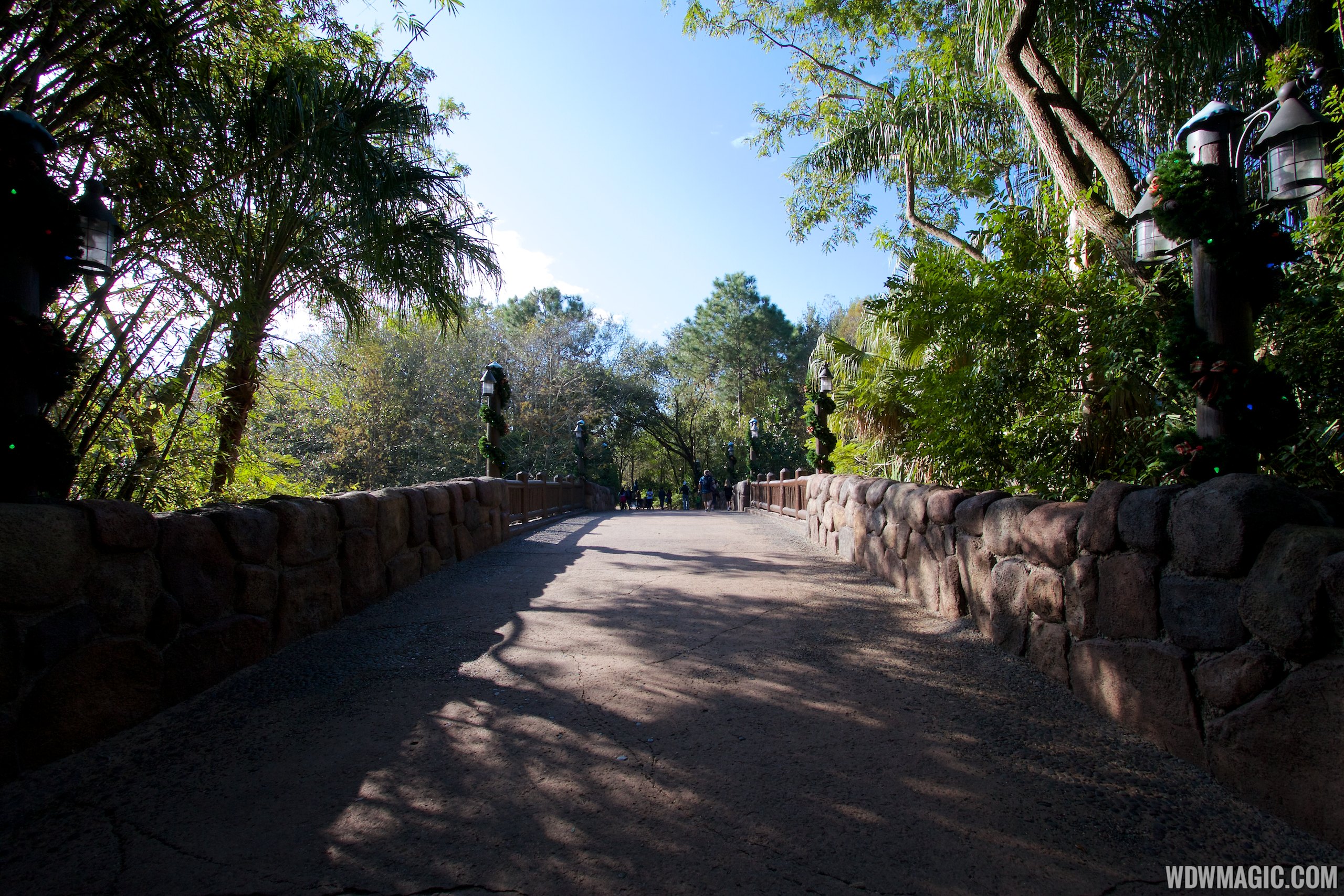 PHOTOS and VIDEO - A final walk through Camp Minnie-Mickey