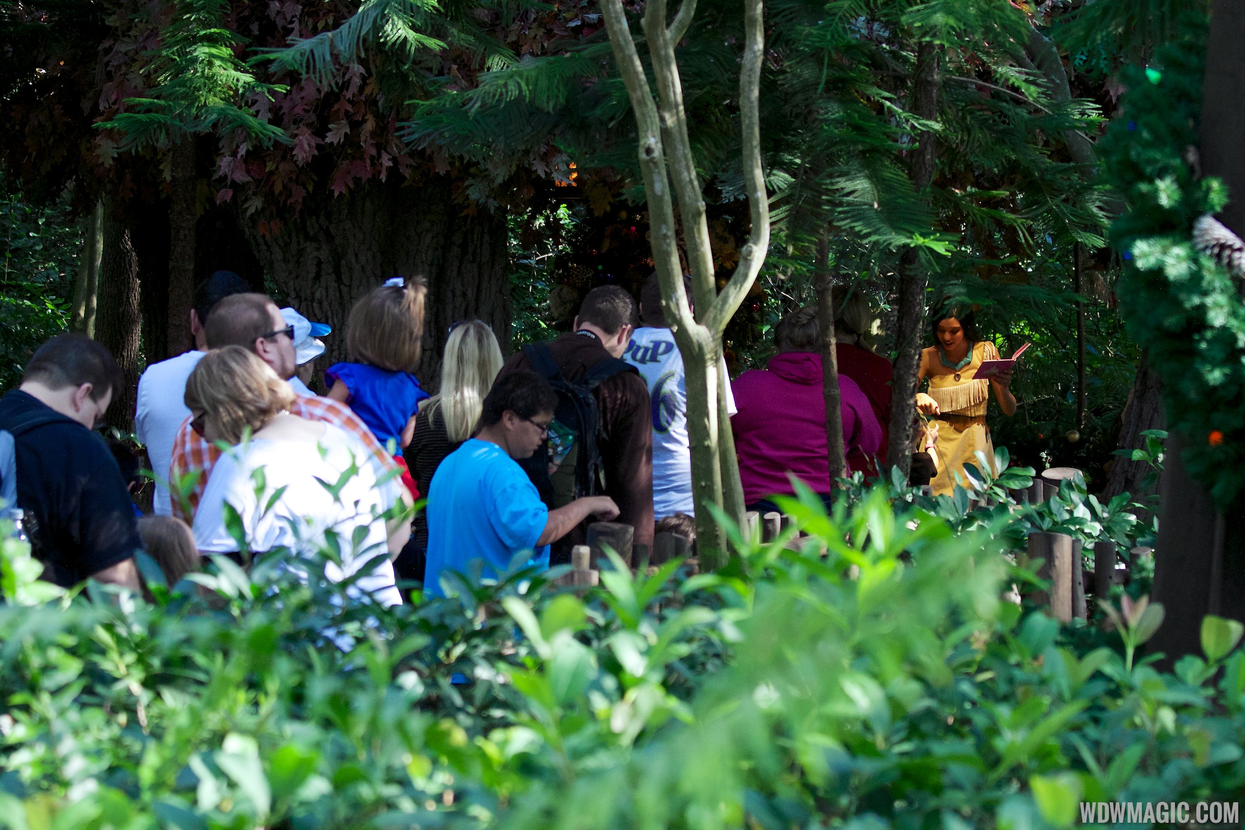 PHOTOS and VIDEO - A final walk through Camp Minnie-Mickey