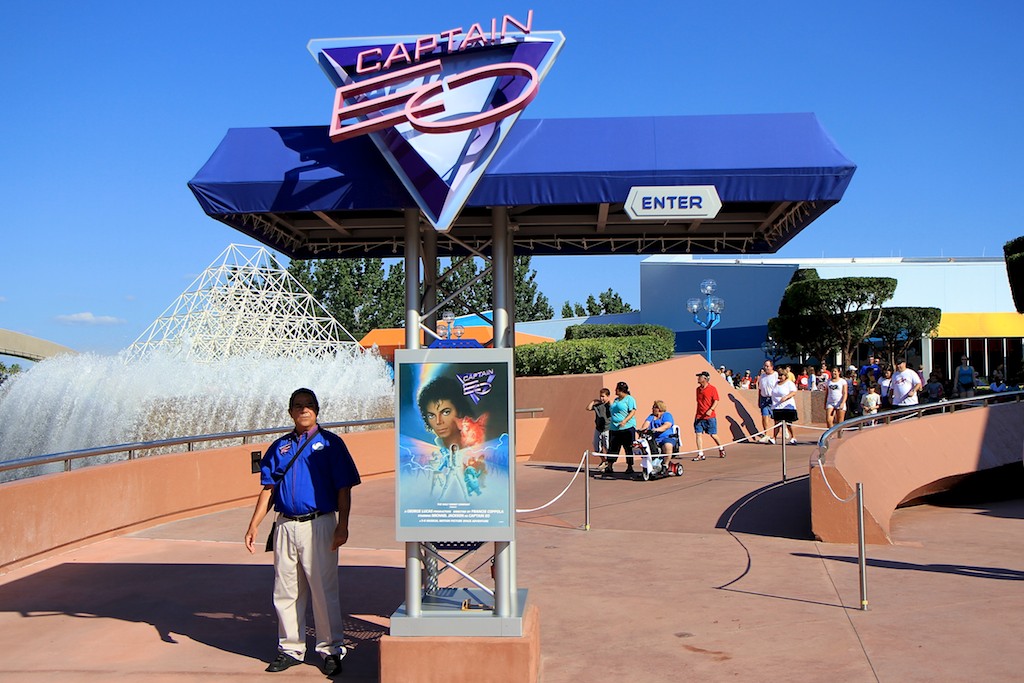Captain EO 2010 - Photo 3 of 15