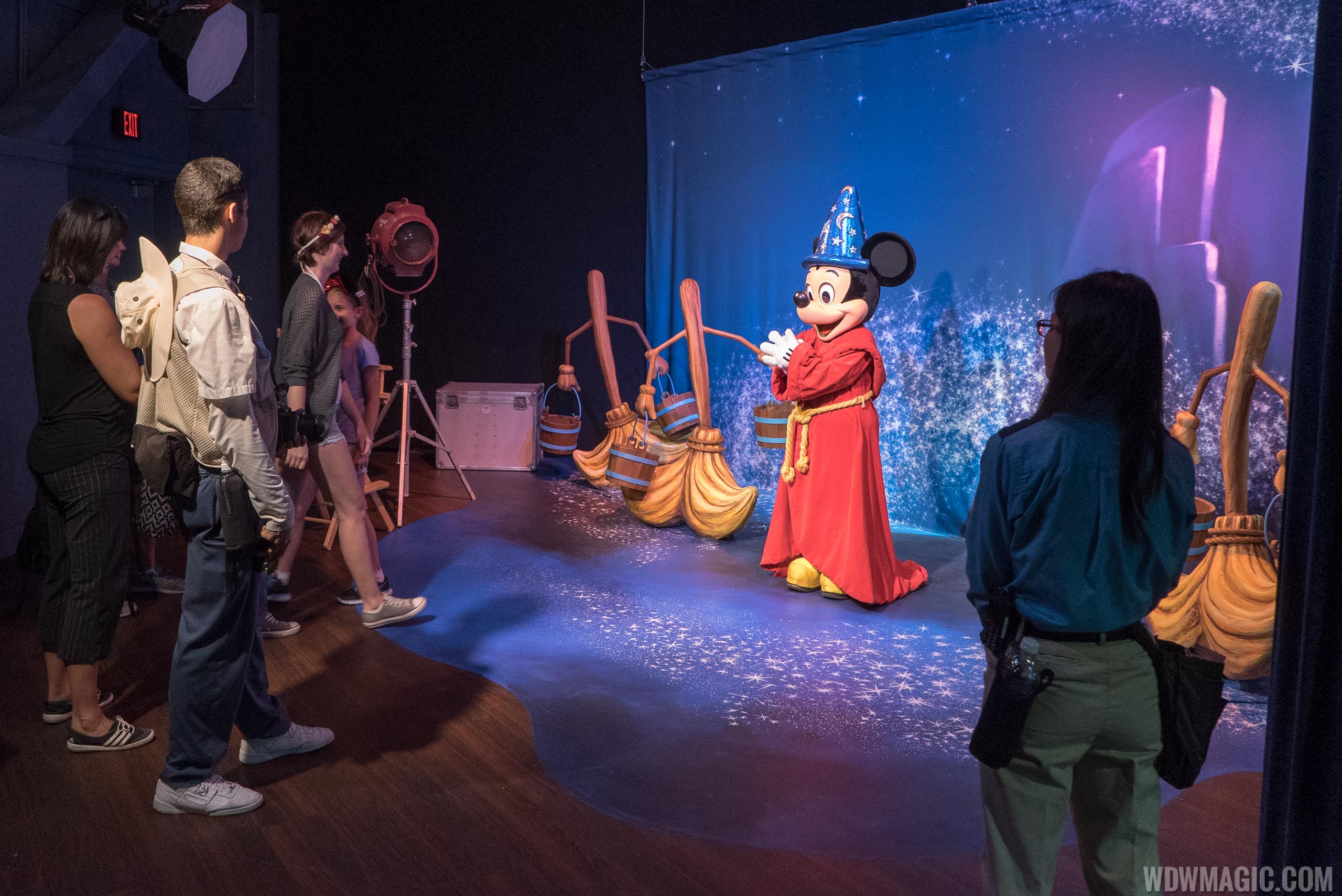PHOTOS - Mickey Mouse meet and greet moves to new set at Disney's ...