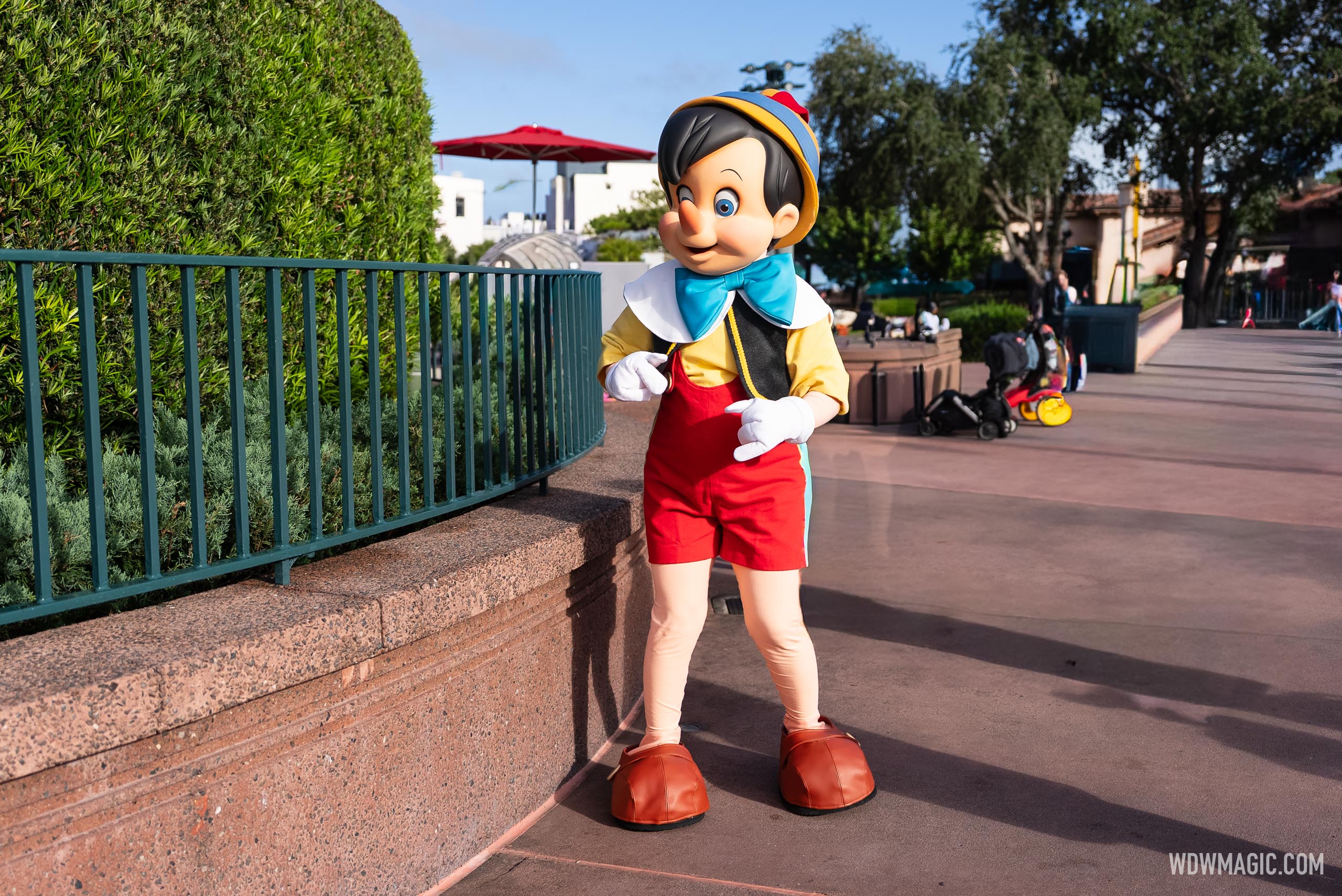 Pinocchio, Mary Poppins, Jiminy Cricket, and Bert Return to Hollywood Studios - Photo 2 of 12