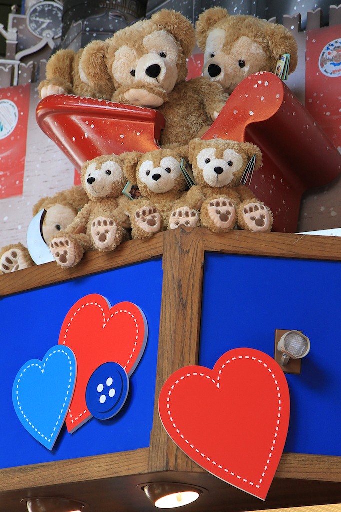 Full photo coverage of the very first appearance and welcoming ceremony ...