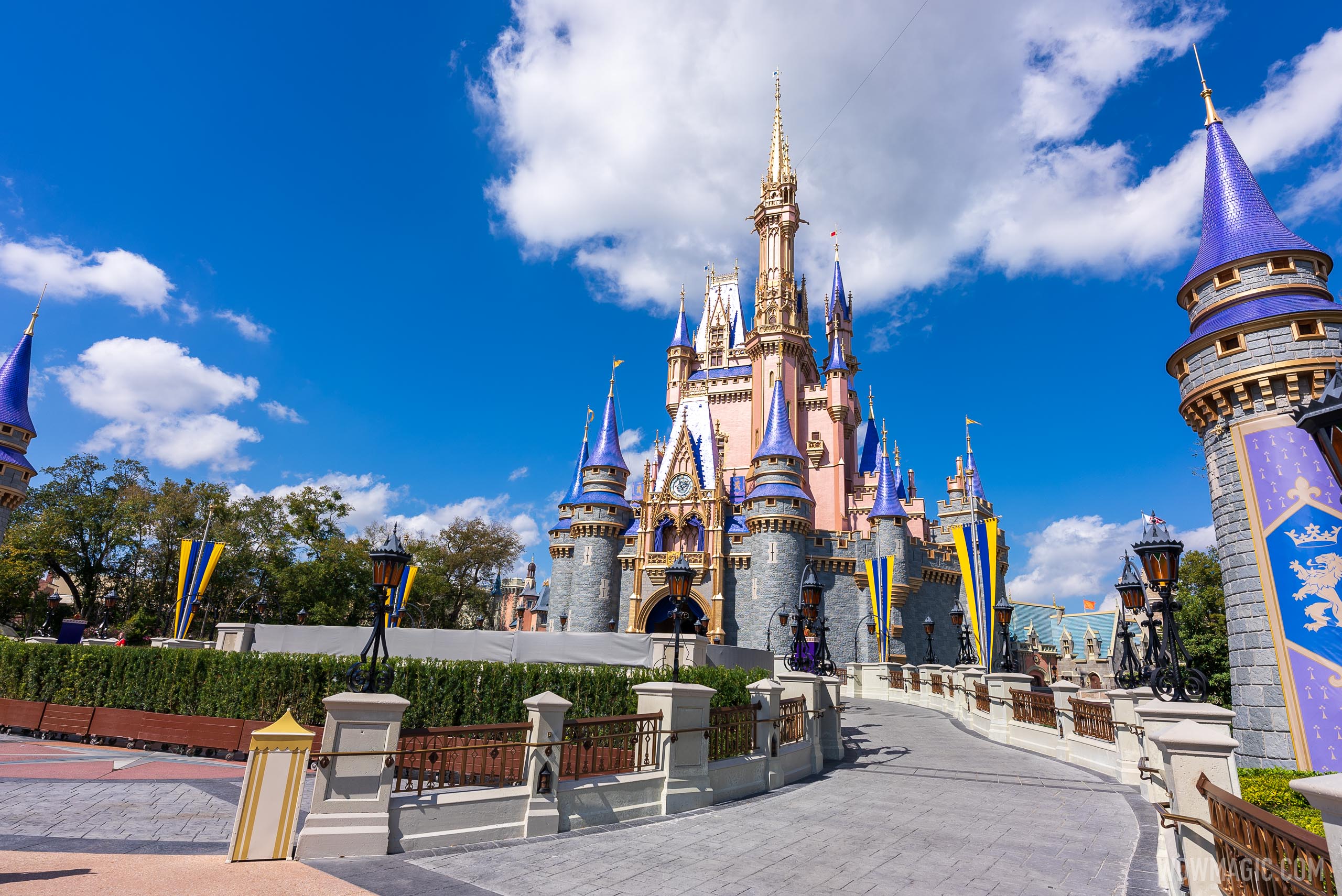 Cinderella Castle stage refurbishment - February 23 2021 - Photo 2 of 7