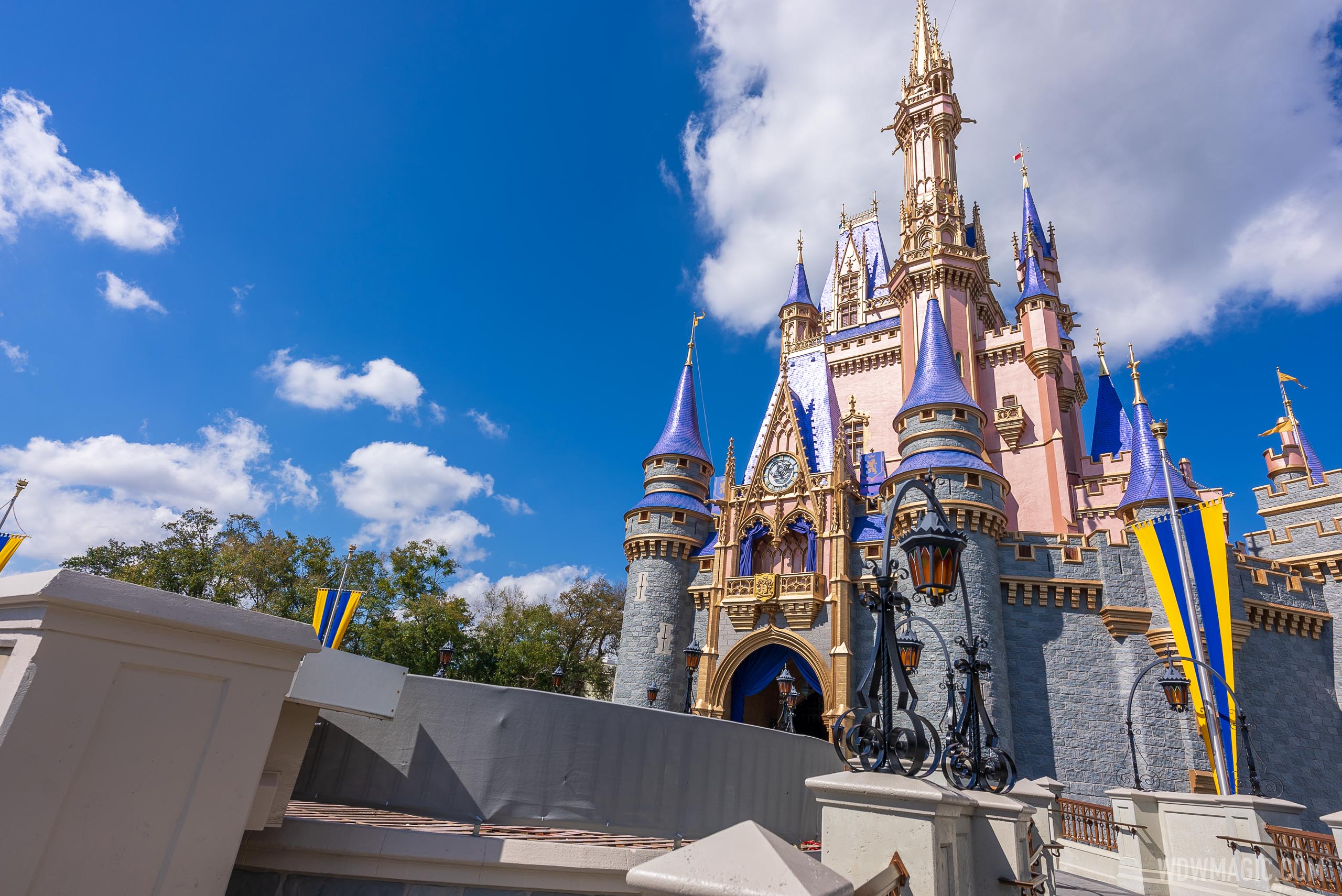 Cinderella Castle stage refurbishment - February 23 2021 - Photo 3 of 7