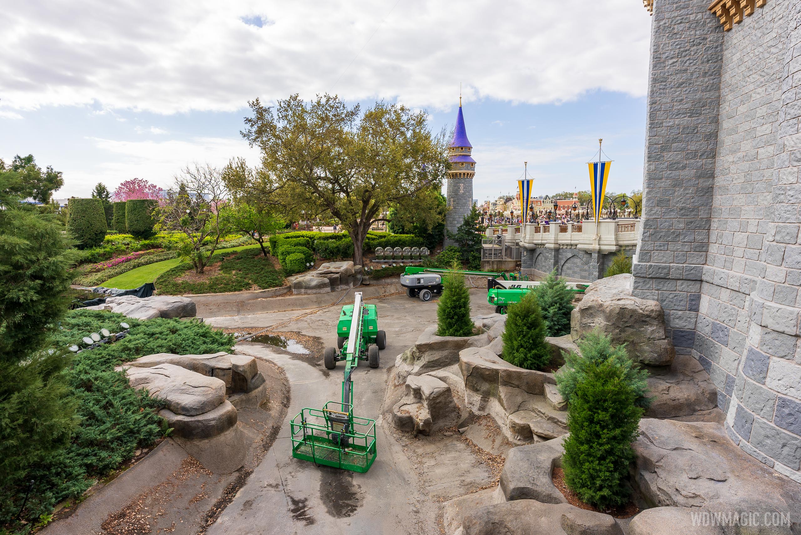Cinderella Castle stage refurbishment - March 8 2021 - Photo 8 of 9