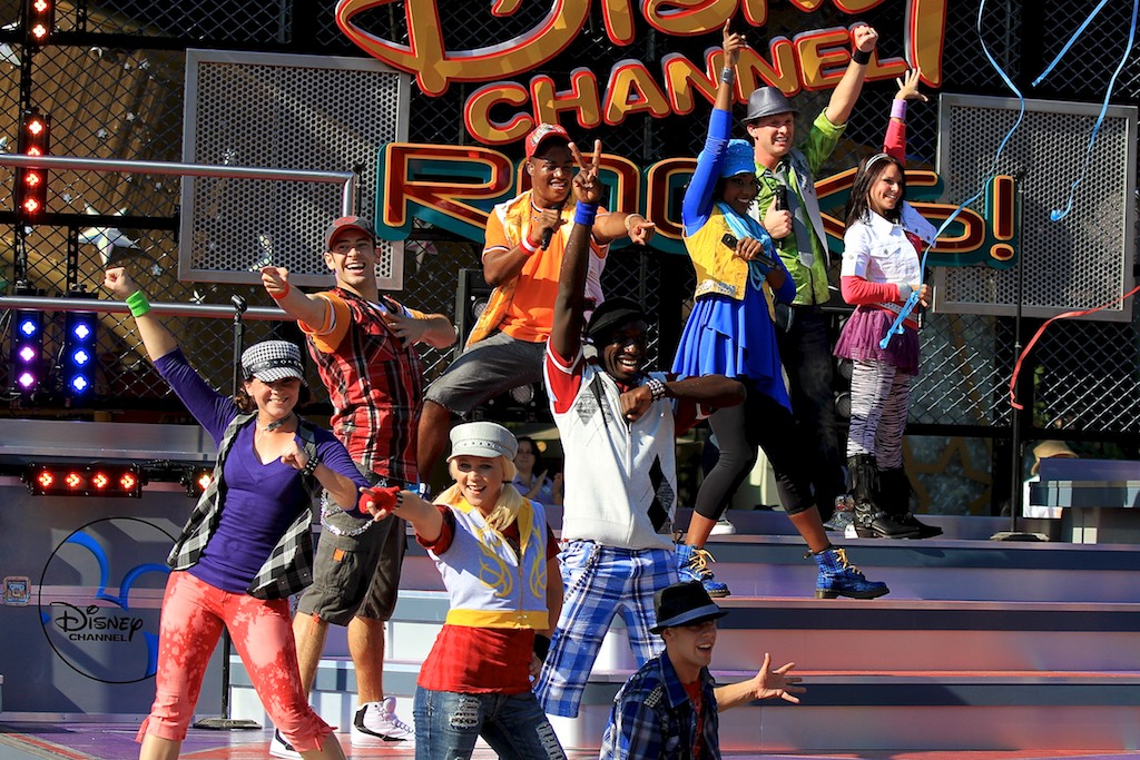 Photos and video from this morning's opening performance of Disney ...