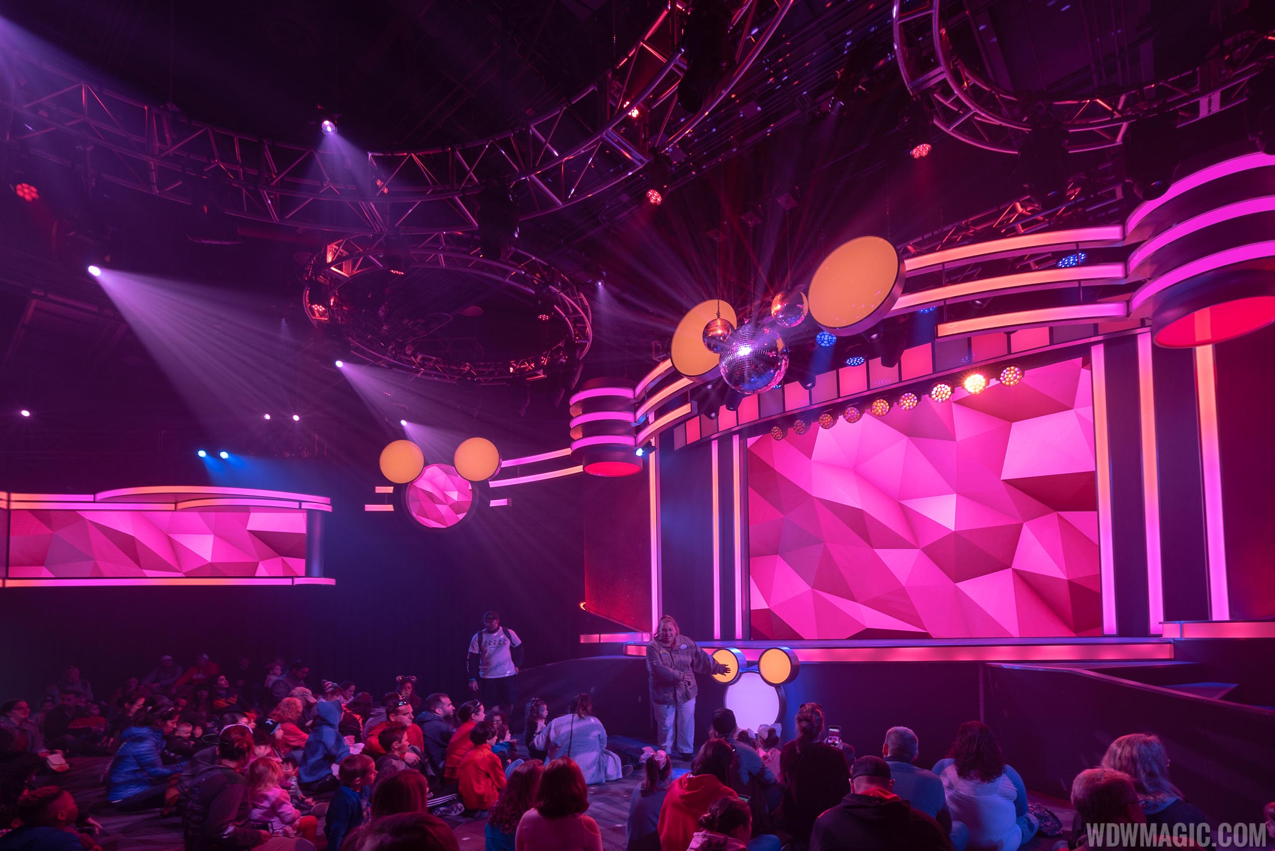 VIDEO - Disney Junior Dance Party officially opens at Disney's ...