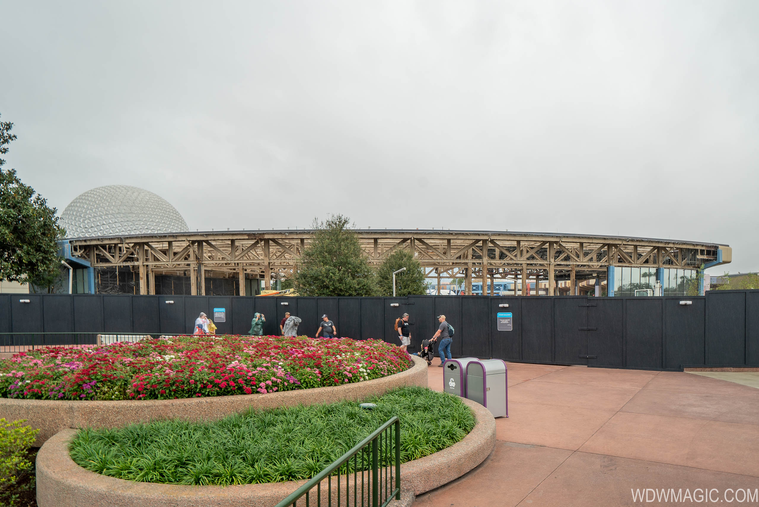 Epcot Future World West Demolition and Construction Walls - December 12 ...