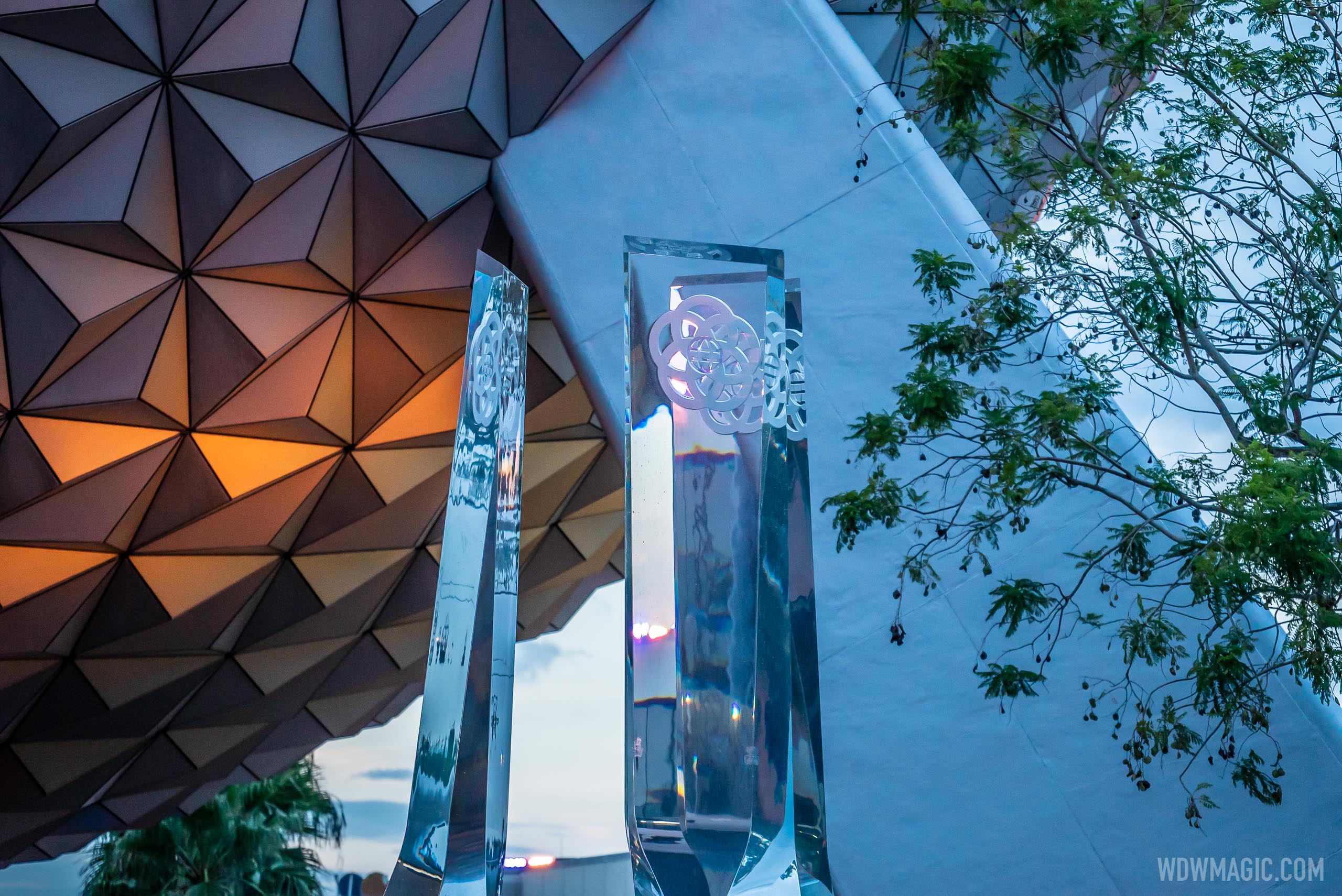 Evening look at the EPCOT main entrance fountain pylons - Photo 3 of 6