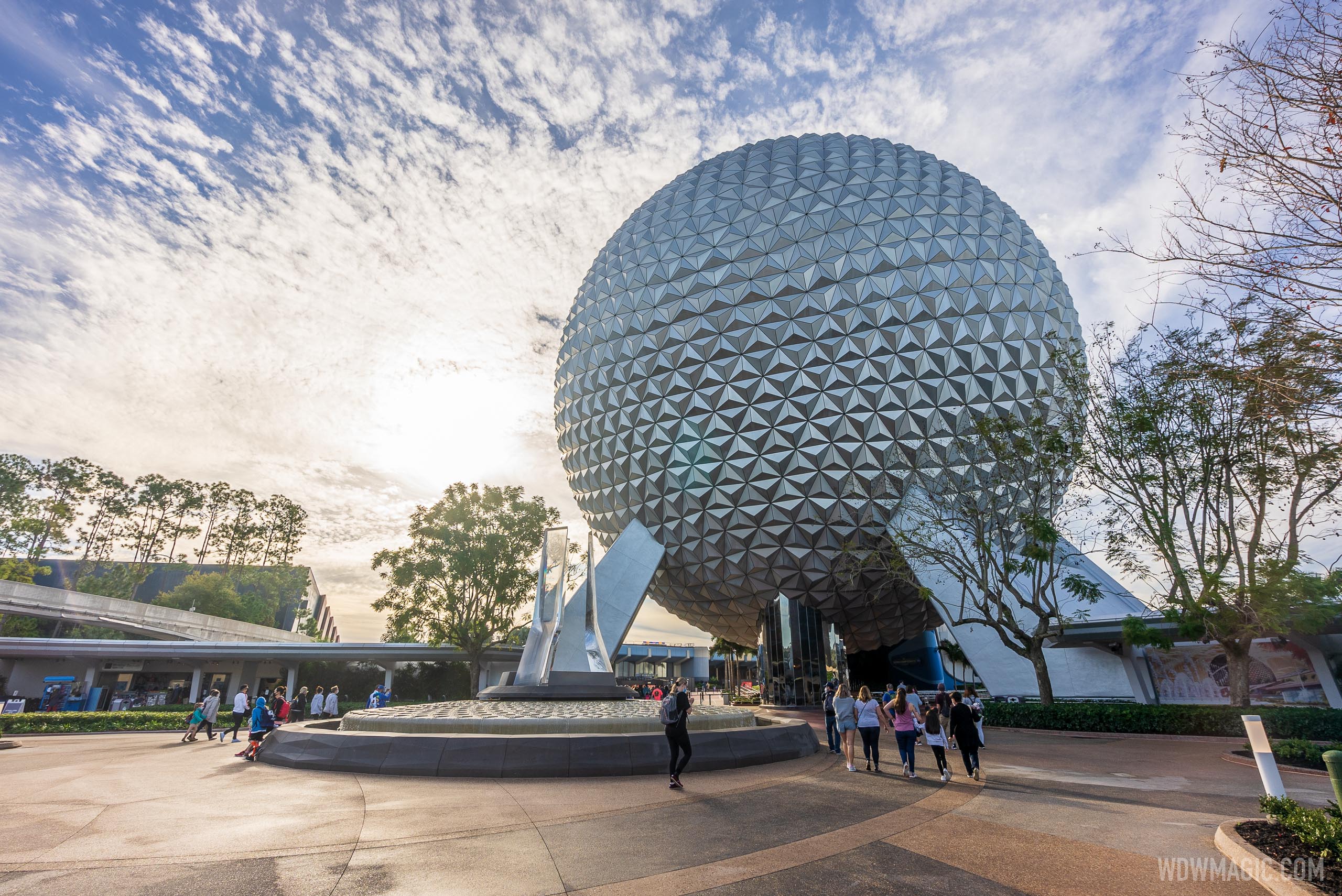 EPCOT main entrance fountain completed - Photo 4 of 11