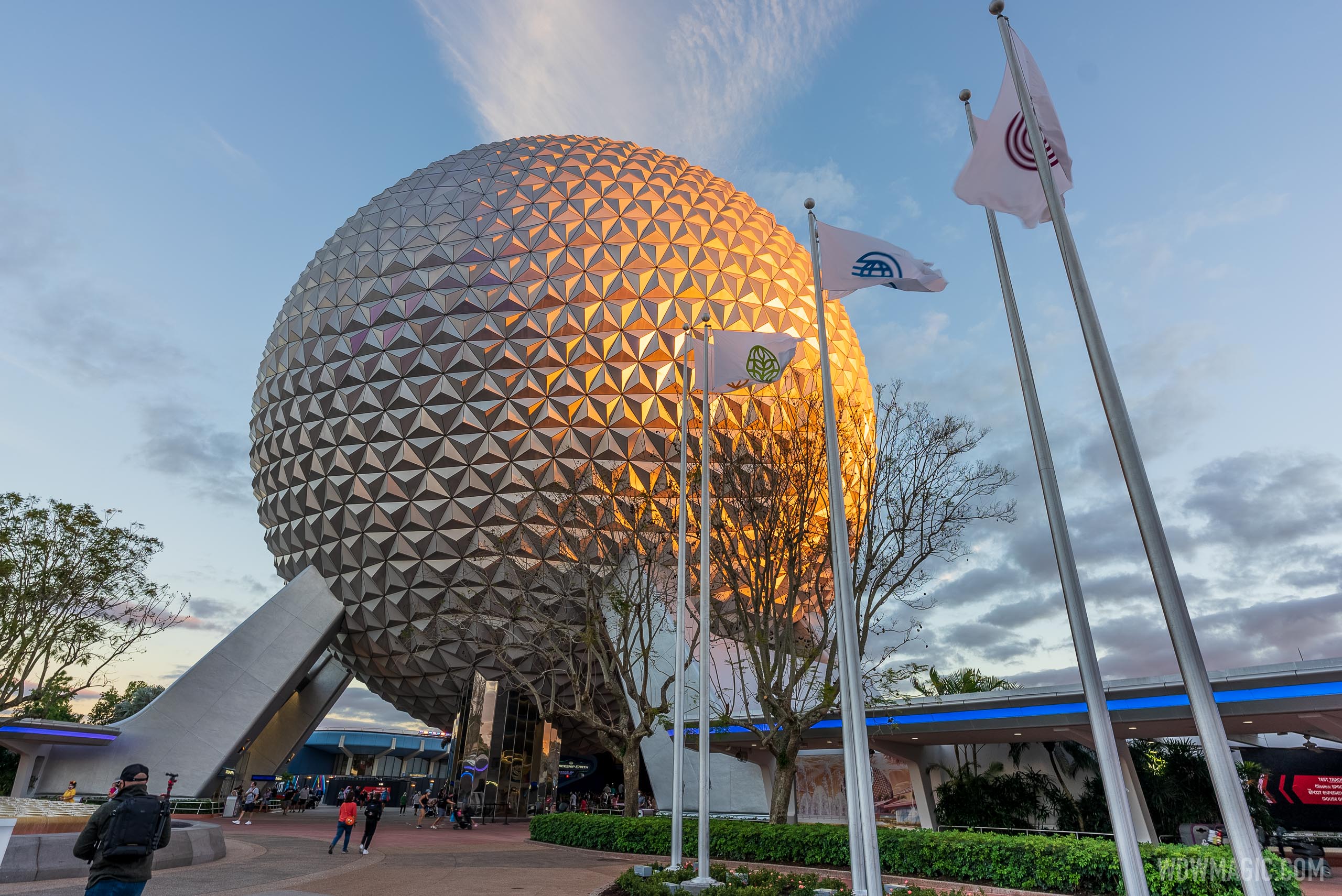 EPCOT new main entrance color outline lights - Photo 2 of 5