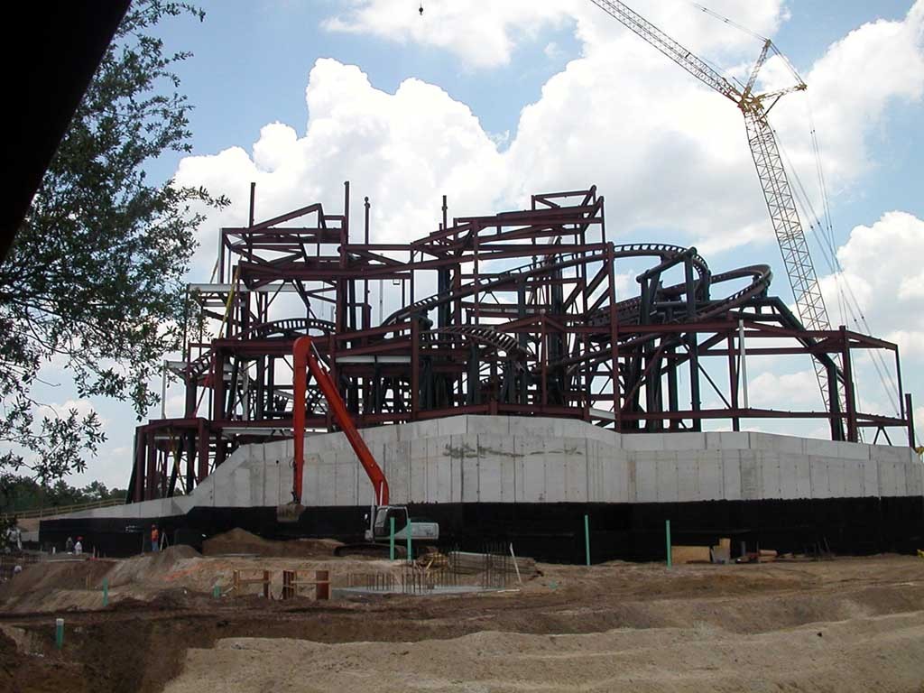 Expedition Everest construction - Photo 5 of 6