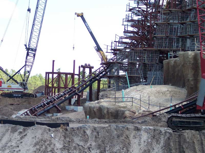 Expedition Everest construction - Photo 5 of 8