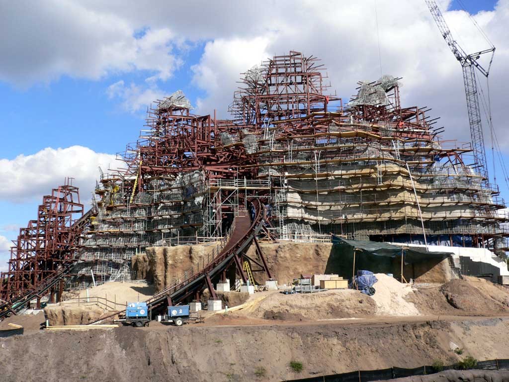 Expedition Everest construction - Photo 1 of 5