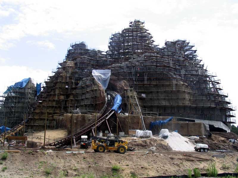 Expedition Everest construction - Photo 3 of 5