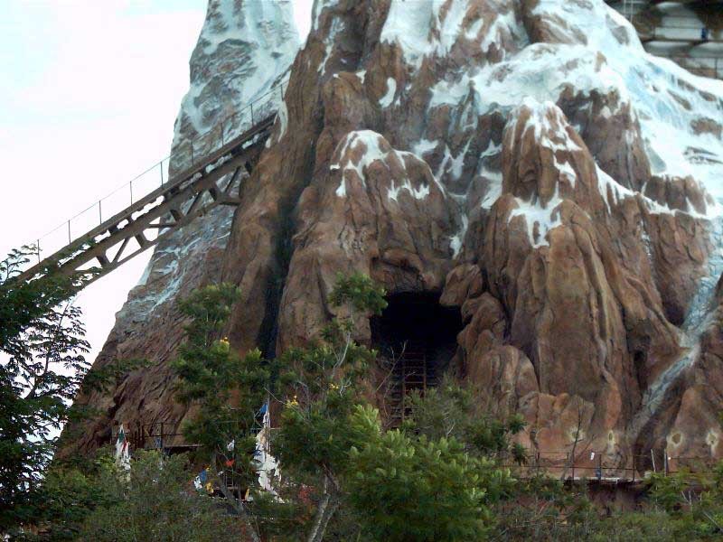 Expedition Everest construction - Photo 2 of 5