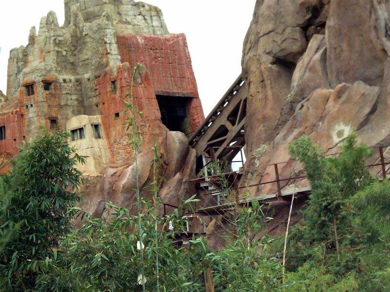 Expedition Everest construction - Photo 5 of 5