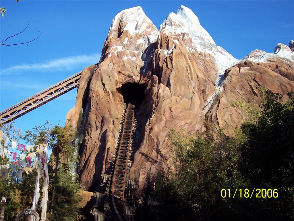 Expedition Everest cast member preview report