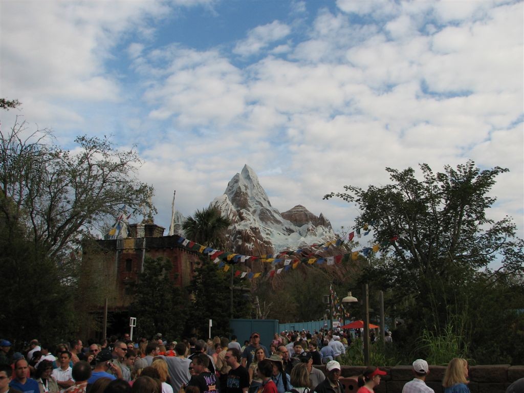 Expedition Everest queue area preview - Photo 7 of 47