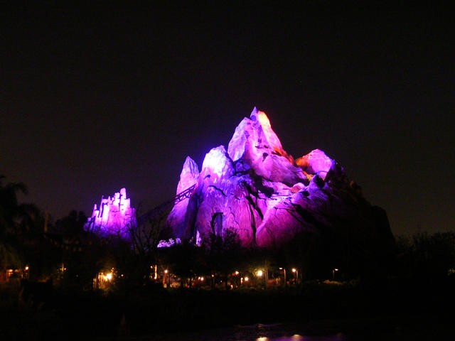 New Expedition Everest lighting
