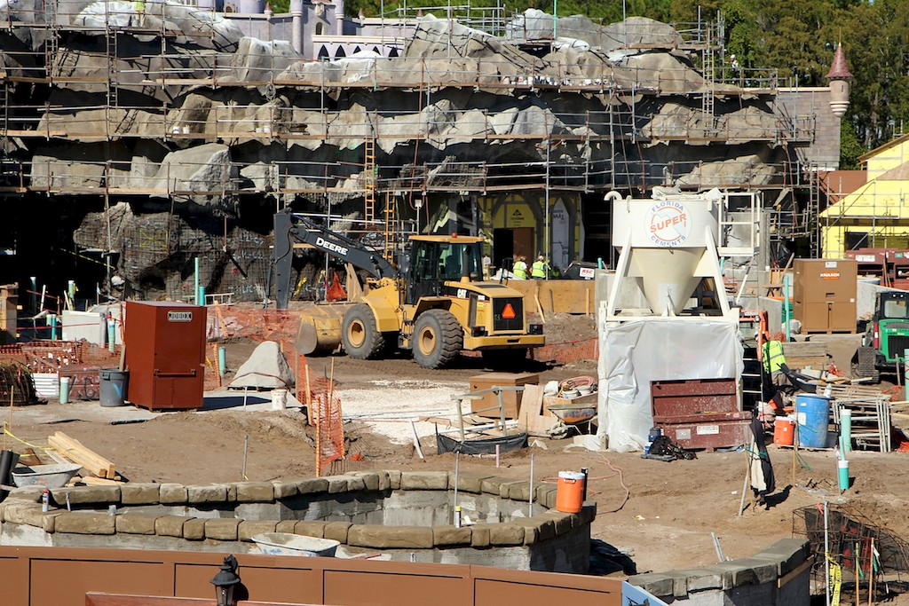 Construction site - Photo 8 of 22