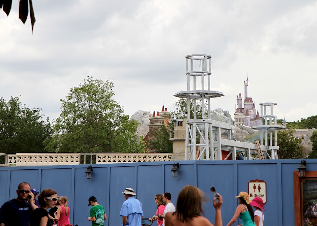 PHOTOS - Second Fantasyland big top gets color and Casey Jr Roundhouse ...