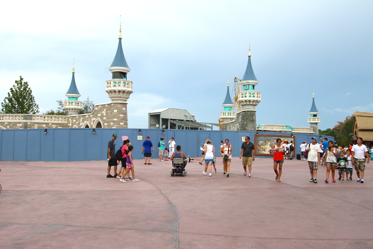 PHOTOS - Latest Fantasyland construction site update