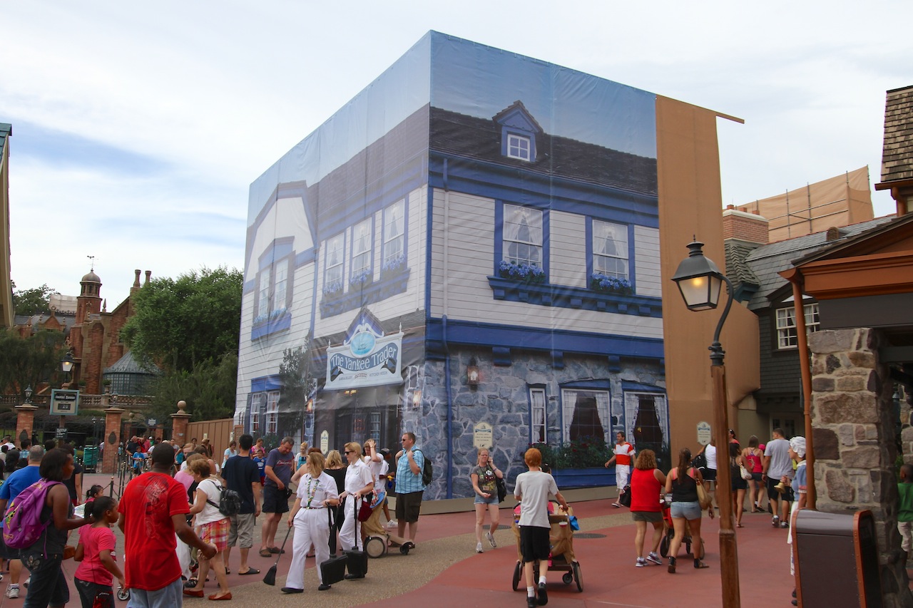 PHOTOS - A look at the new Fantasyland restroom area construction