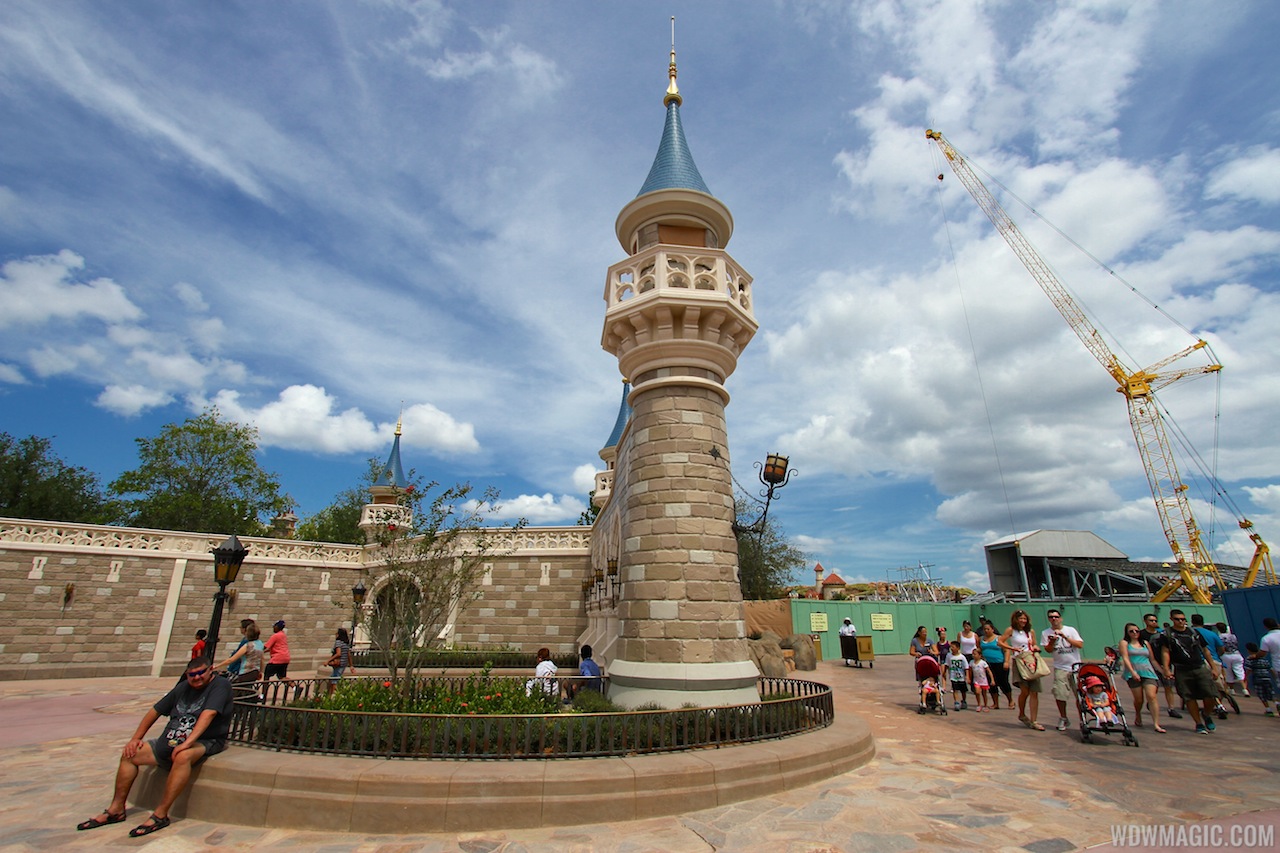 Fantasyland Enchanted Forest castle wall - Photo 9 of 27