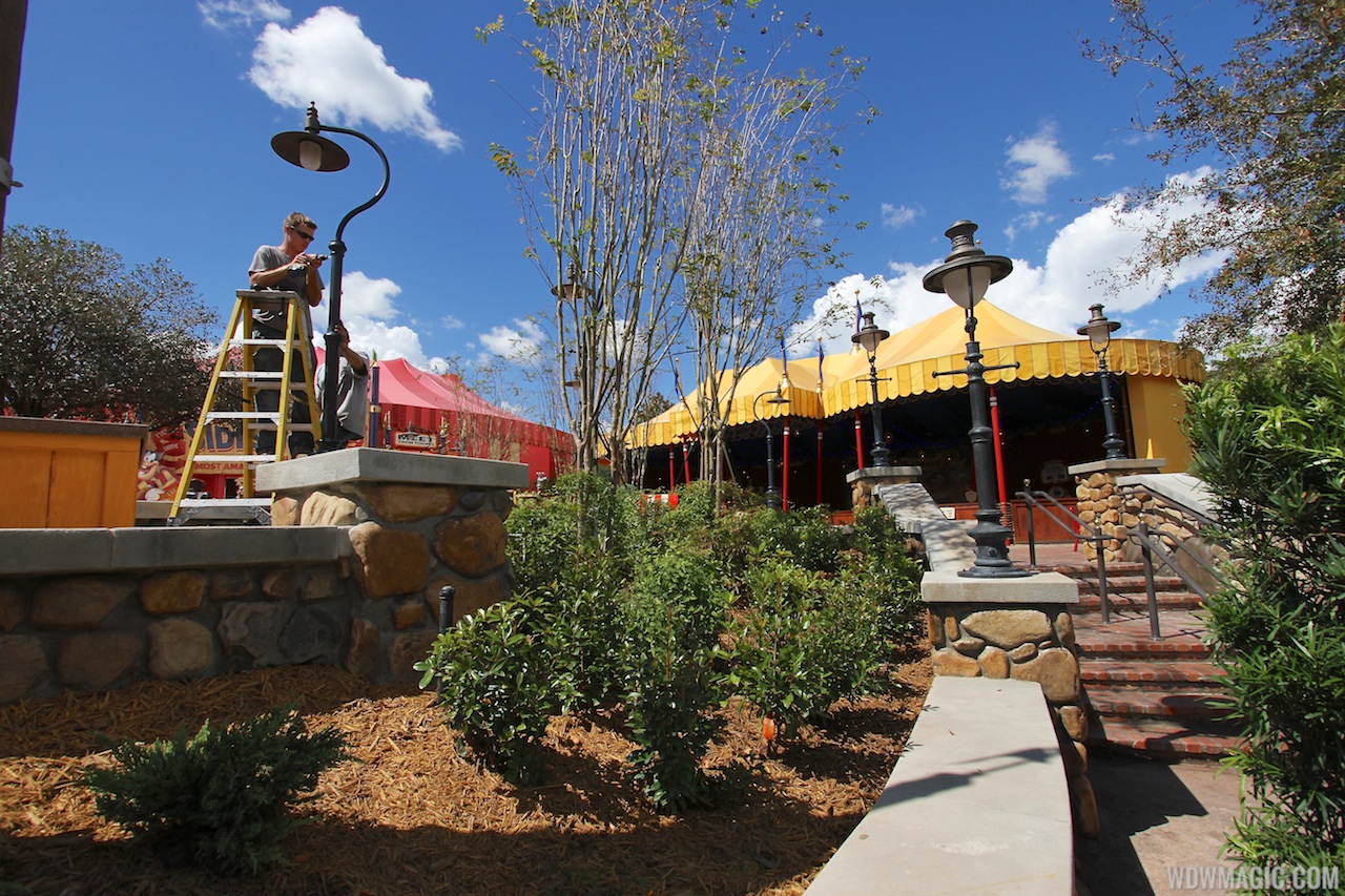 PHOTOS - Walls down at Pete's Silly Sideshow, Big Top Souvenirs, the ...