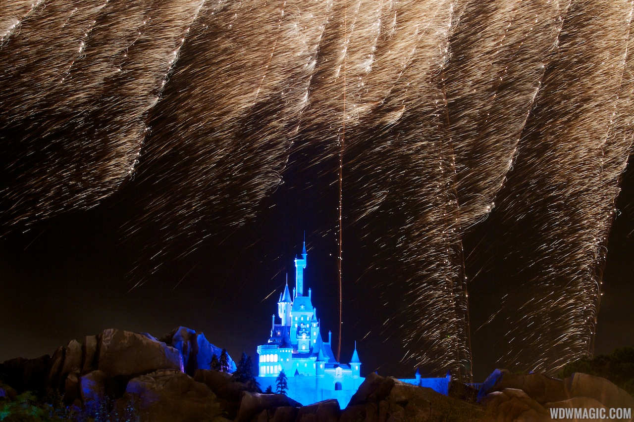 PHOTOS - An after-dark look at the new Fantasyland lighting schemes
