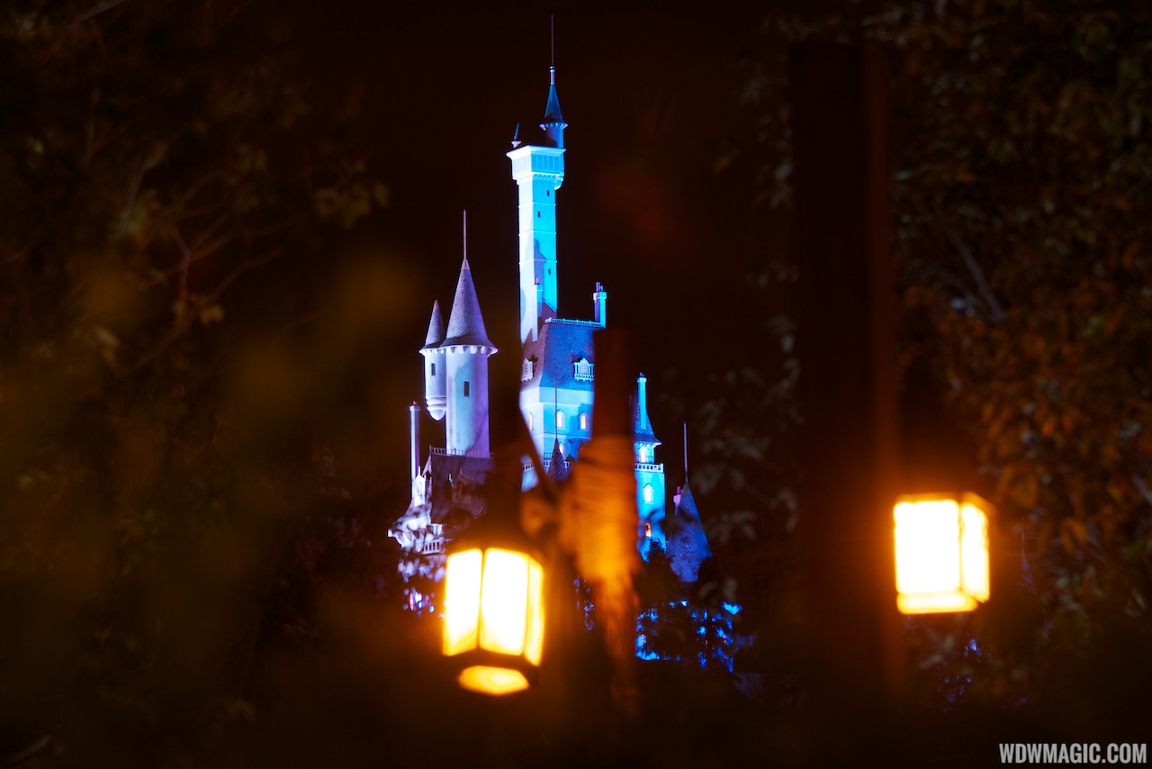 PHOTOS - An after-dark look at the new Fantasyland lighting schemes