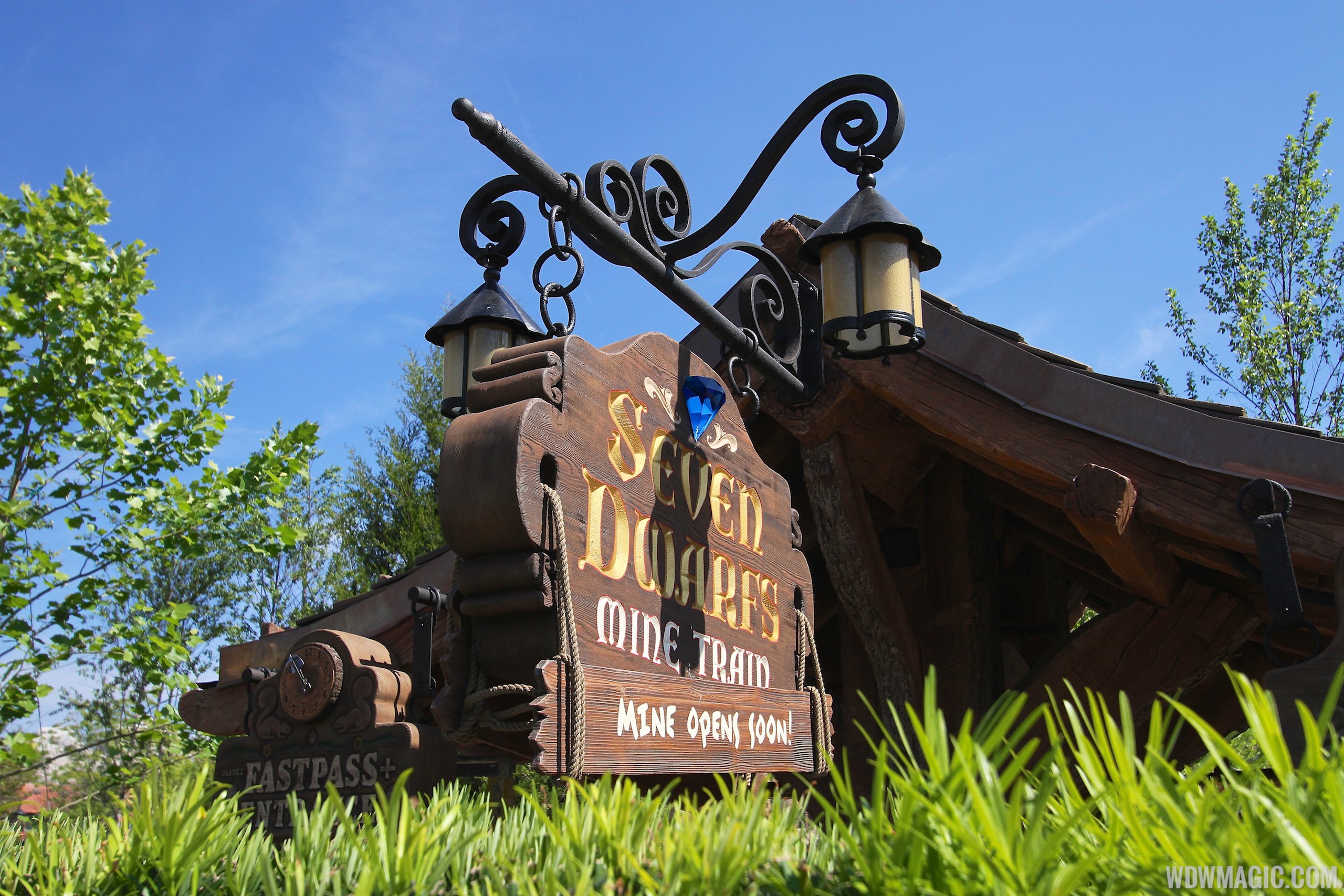 Seven Dwarfs Mine Train Fun Facts And Details