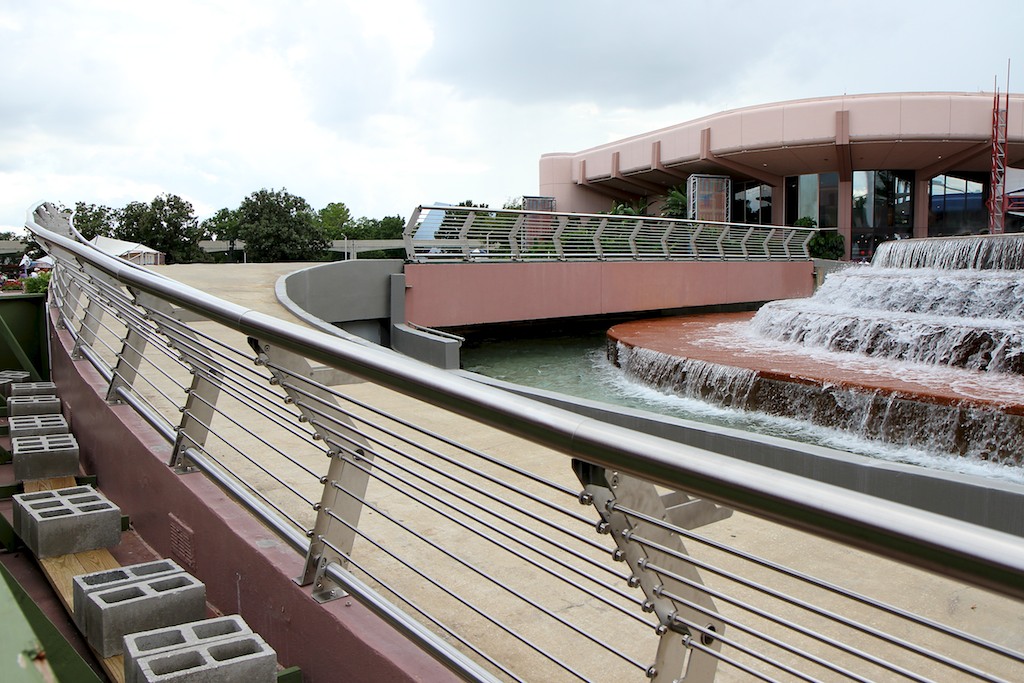 Railing installation on stage - Photo 4 of 4