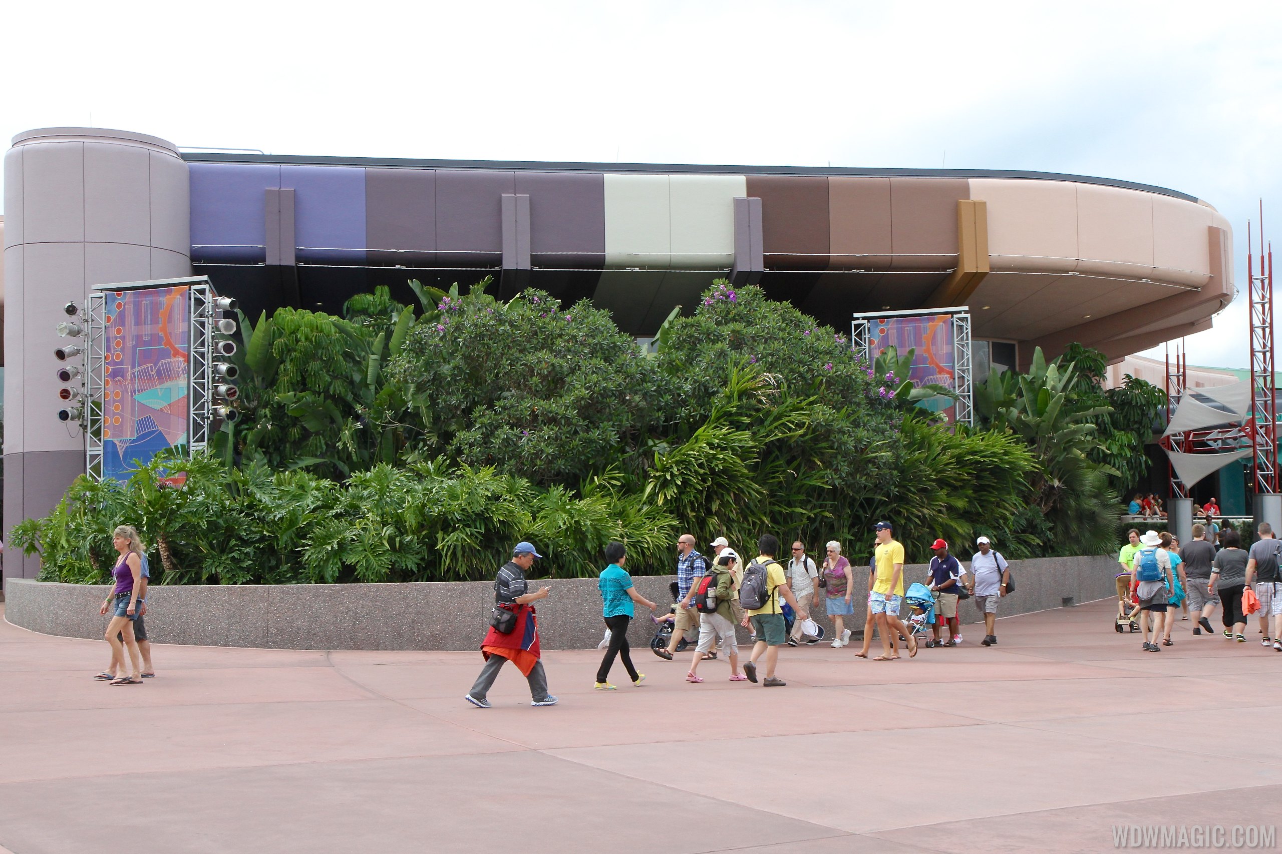 New Future World paint scheme - Photo 2 of 4