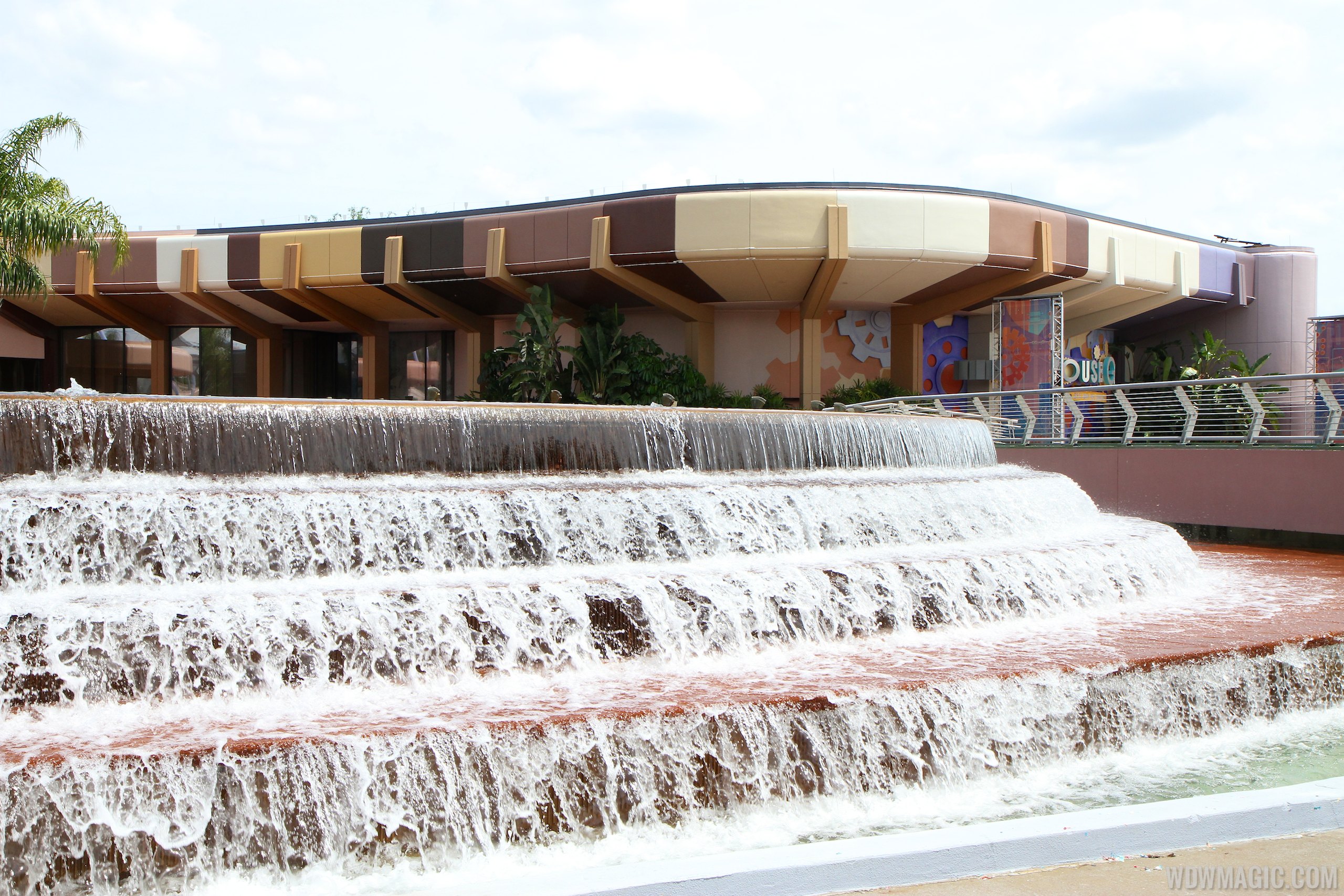 PHOTOS - New paint scheme for the Communicore buildings at Epcot nears ...