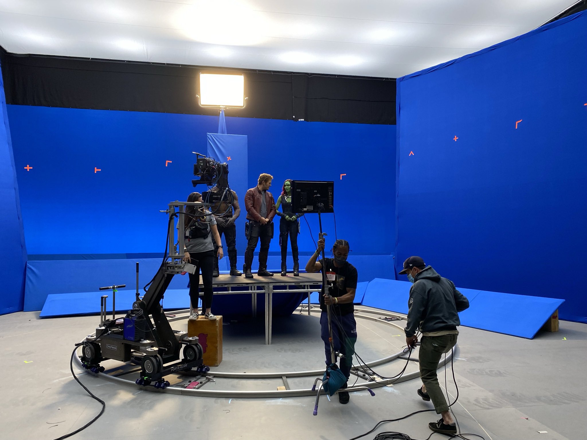 Behind the scenes shooting scenes for Guardians of the Galaxy Cosmic ...
