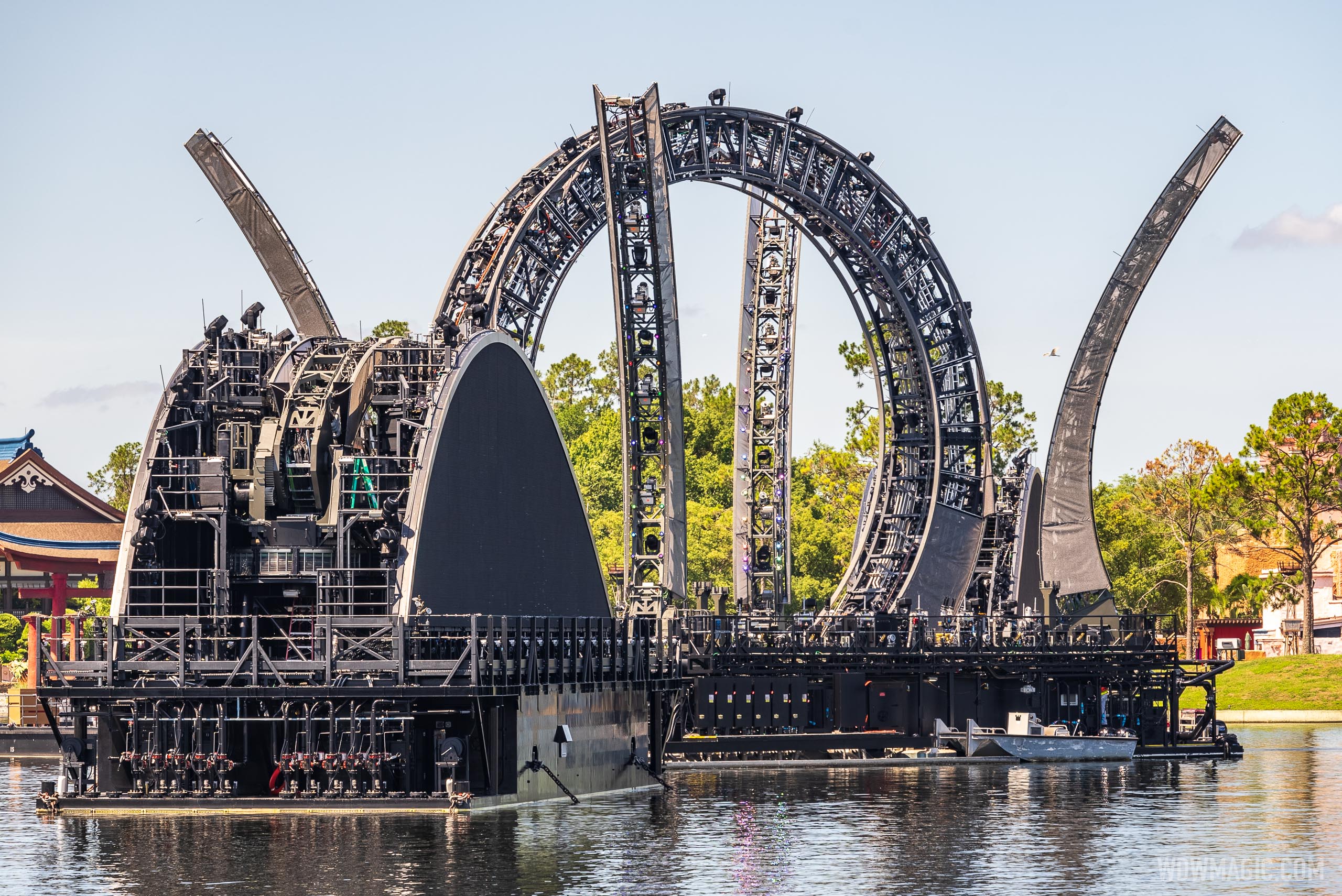 Harmonious icon barge lighting test - June 10 2021 - Photo 7 of 7