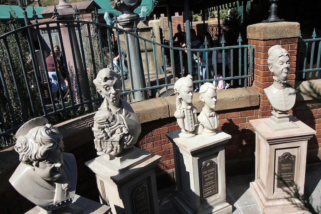 PHOTOS - New interactive Haunted Mansion queue opens for guest previews ...