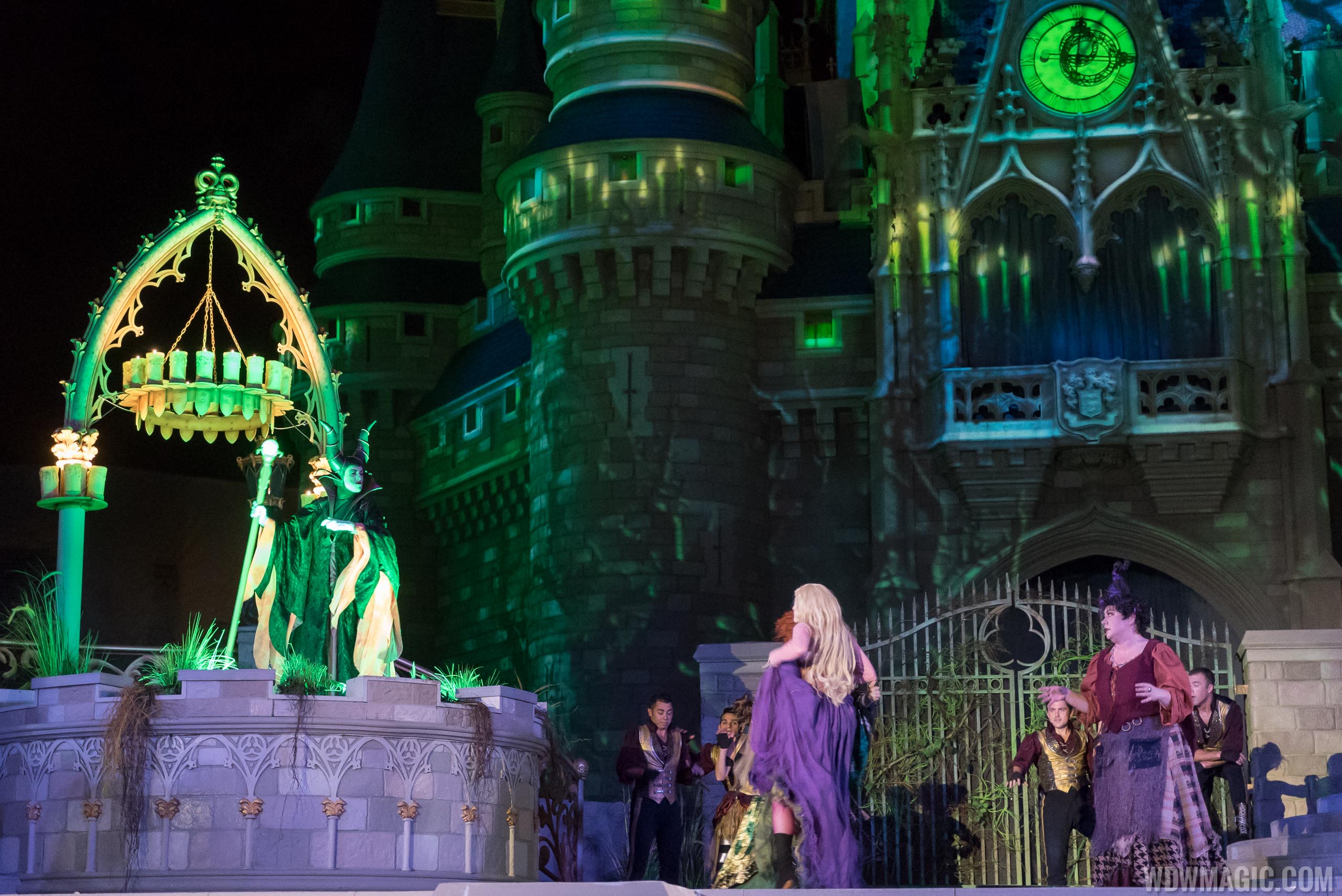 Hocus Pocus Villain Spelltacular opening night show - Photo 10 of 26