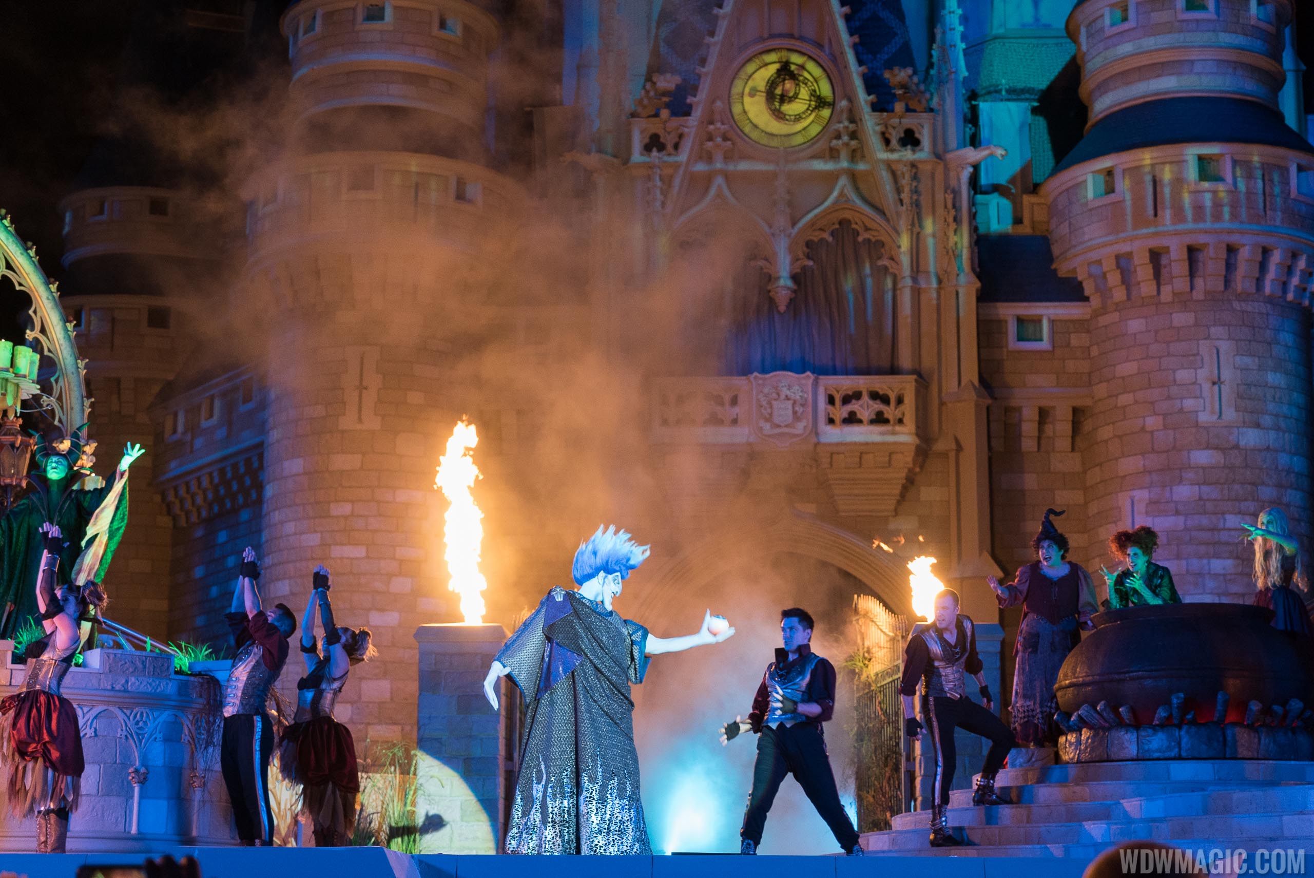 Hocus Pocus Villain Spelltacular opening night show - Photo 13 of 26