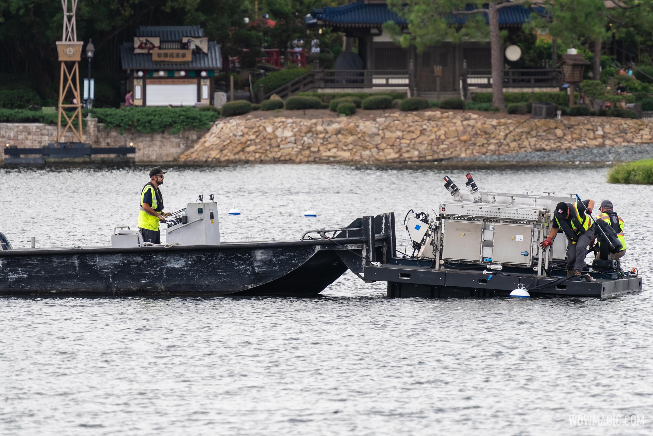 Luminous barges deployed in show configuration - Photo 3 of 8