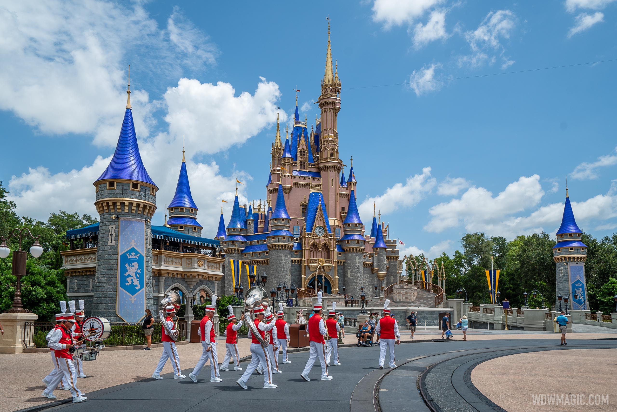 Magic Kingdom entertainment during COVID-19 phased reopening - Photo 27 ...