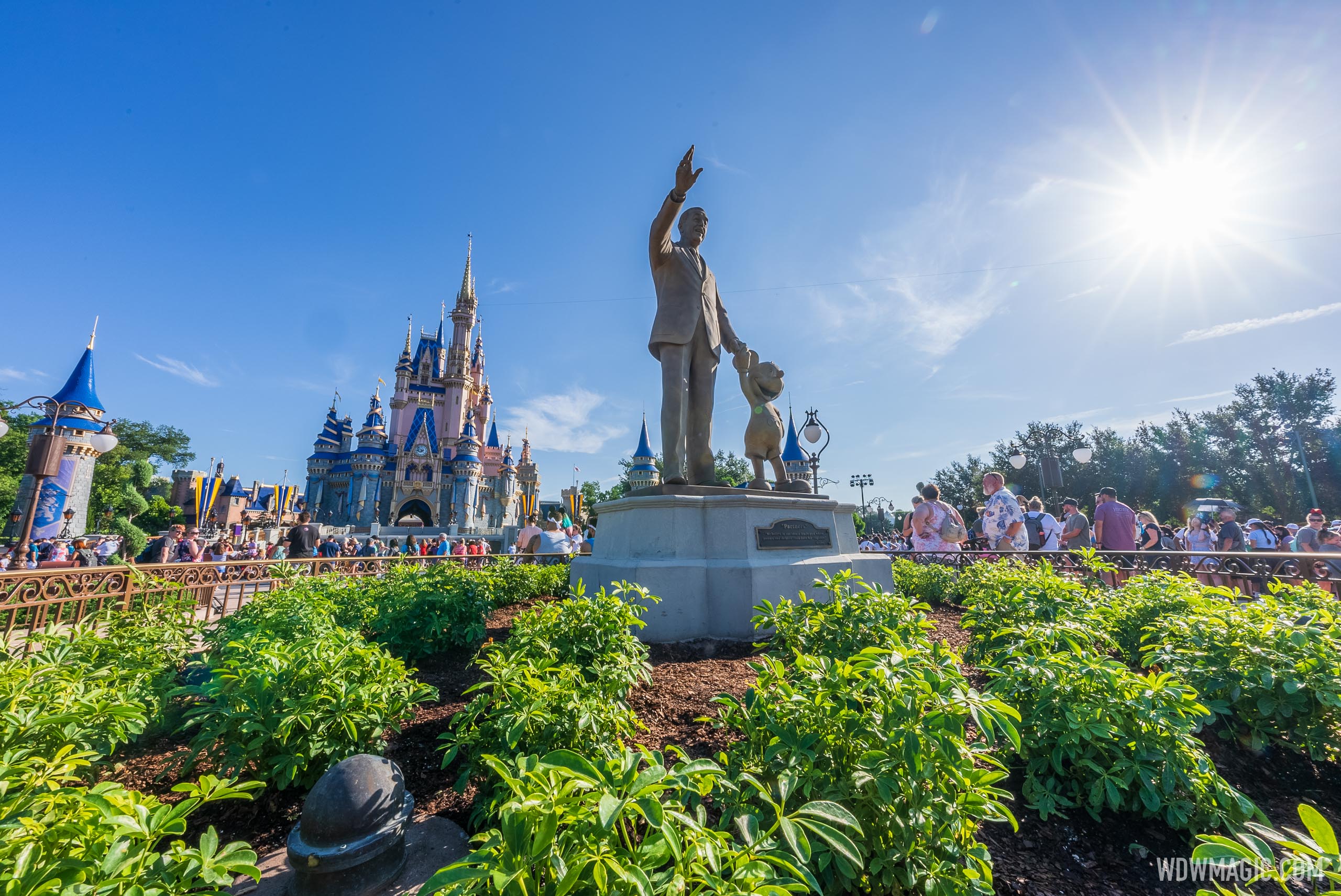 Partners statue refurbishment - July 21 2021 - Photo 2 of 8