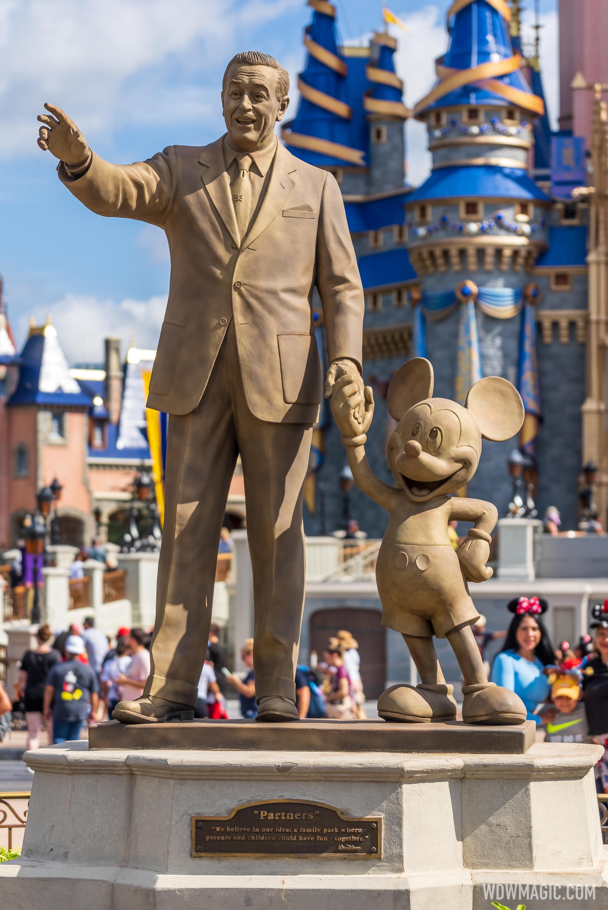 Partners statue refurbishment - July 21 2021 - Photo 4 of 8