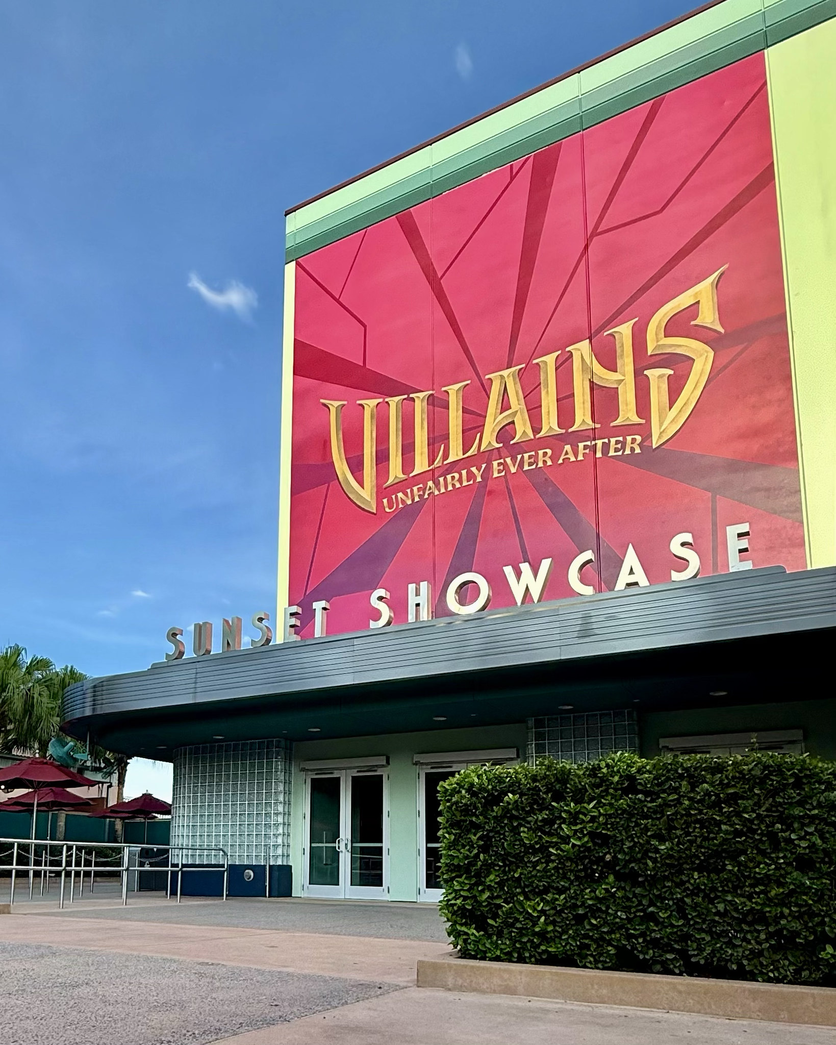 'Villains: Unfairly Ever After' Exterior Theming Complete at Disney's ...