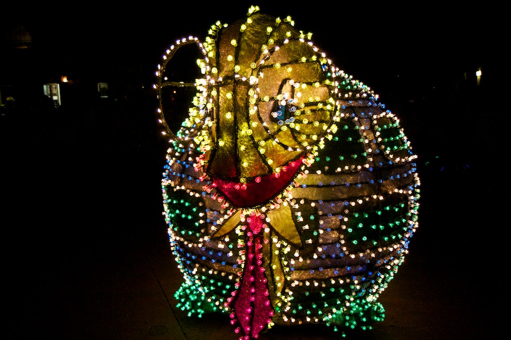 Main Street Electrical Parade lights up the Magic Kingdom once again ...