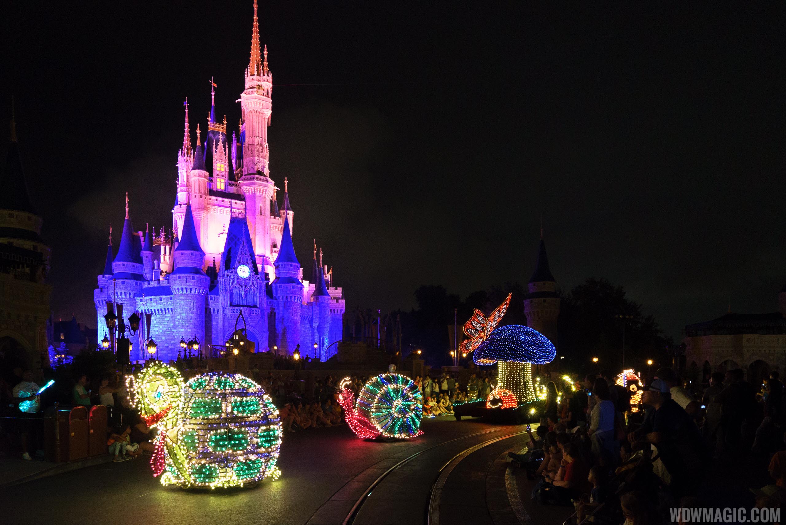 Main Street Electrical Parade final performance - Photo 6 of 11