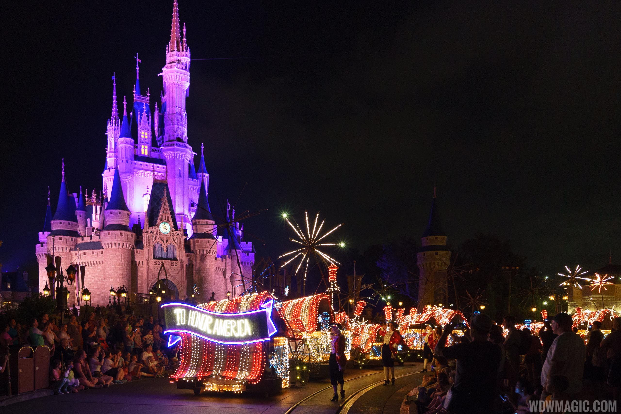 Main Street Electrical Parade final performance - Photo 10 of 11