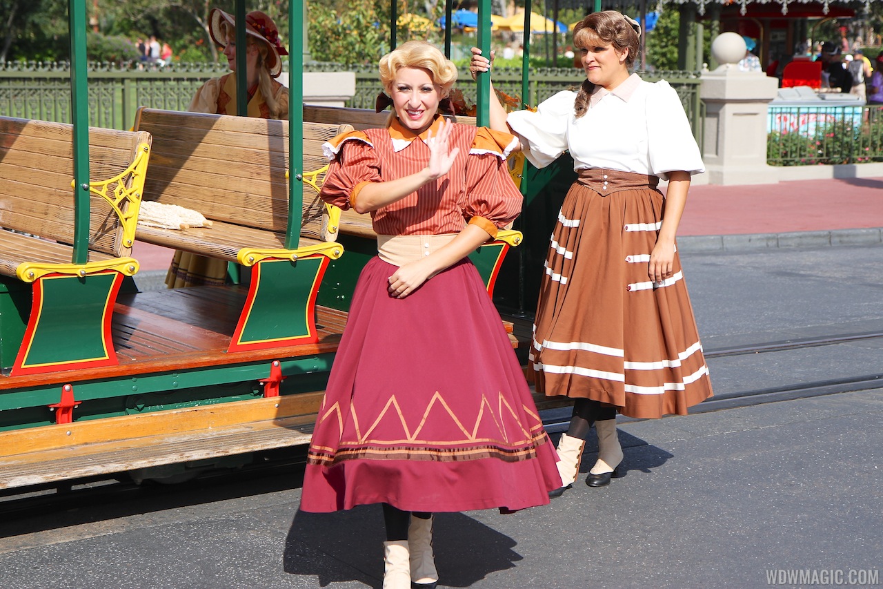 Main Street Trolley Show fall edition